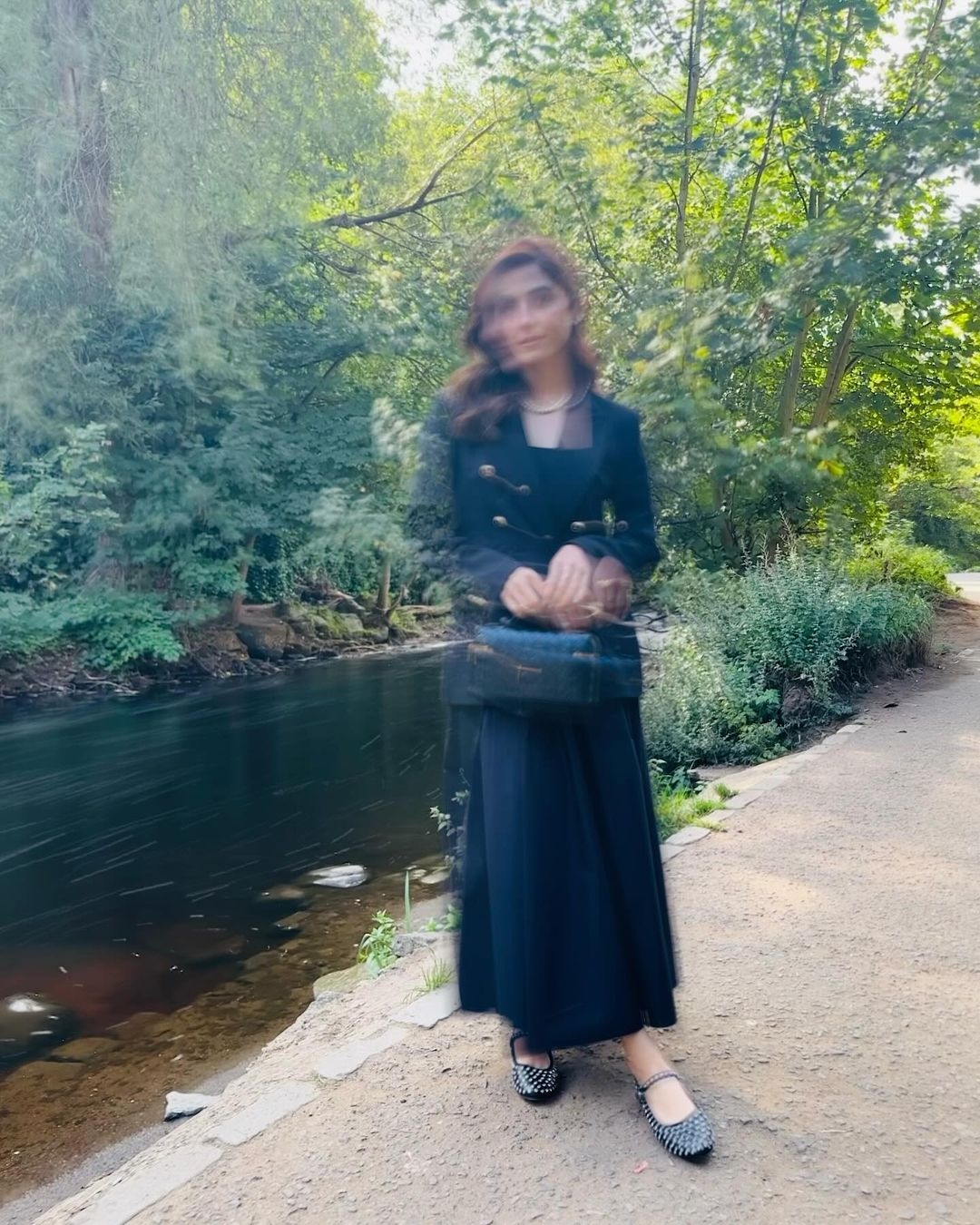 Maya Ali Shares Adorable New Family Pictures from UK | Reviewit.pk