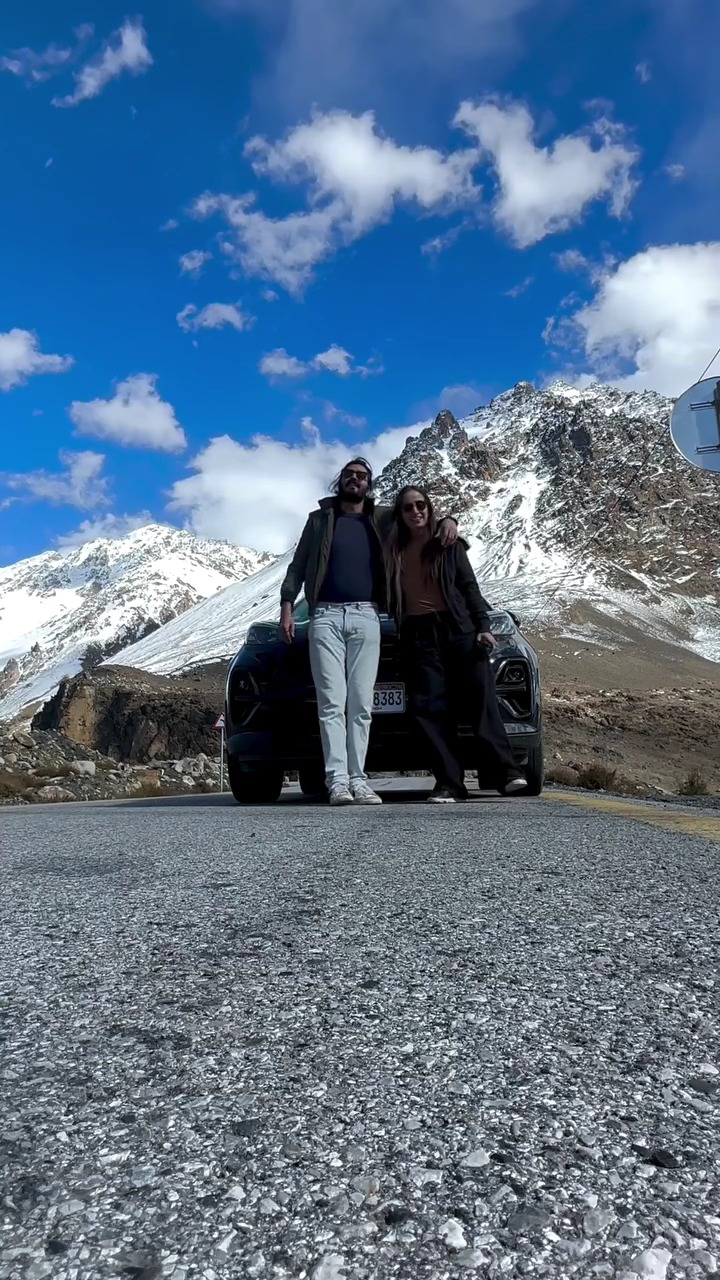 Shahzad Sheikh With Wife Hina Mir In Hunza Valley | Reviewit.pk