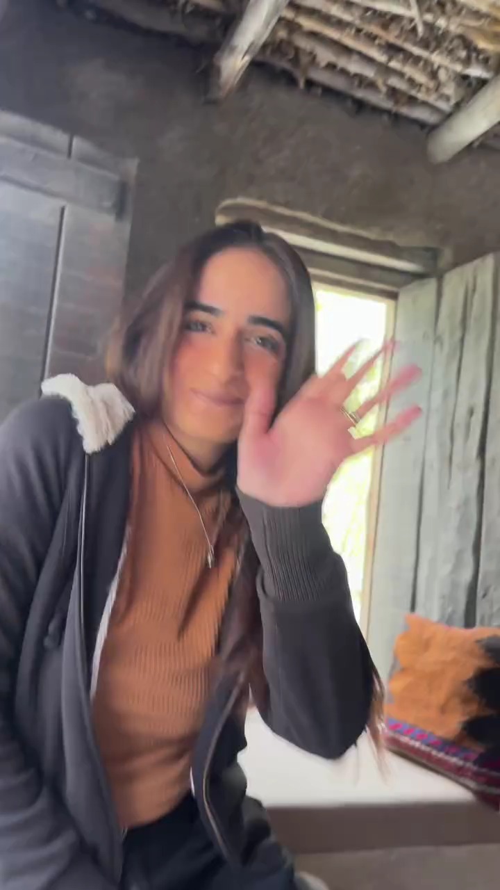 Shahzad Sheikh With Wife Hina Mir In Hunza Valley | Reviewit.pk