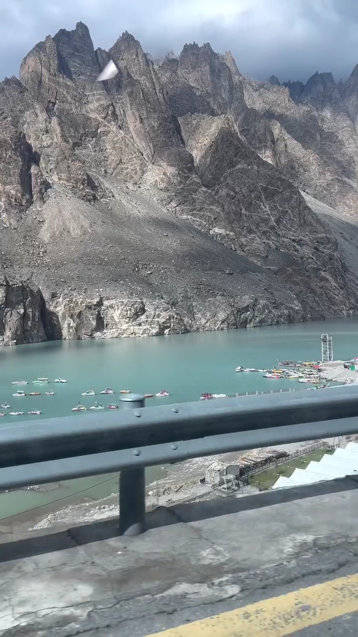 Shahzad Sheikh With Wife Hina Mir In Hunza Valley | Reviewit.pk