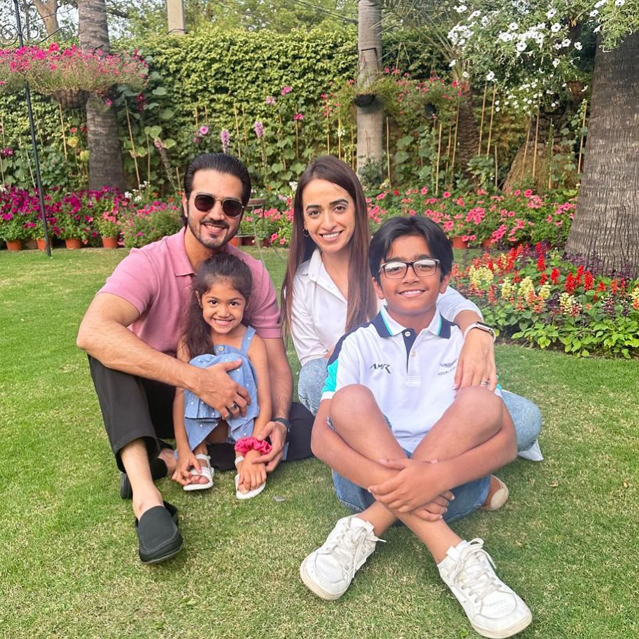 Shahzad Sheikh With Wife Hina Mir In Hunza Valley | Reviewit.pk