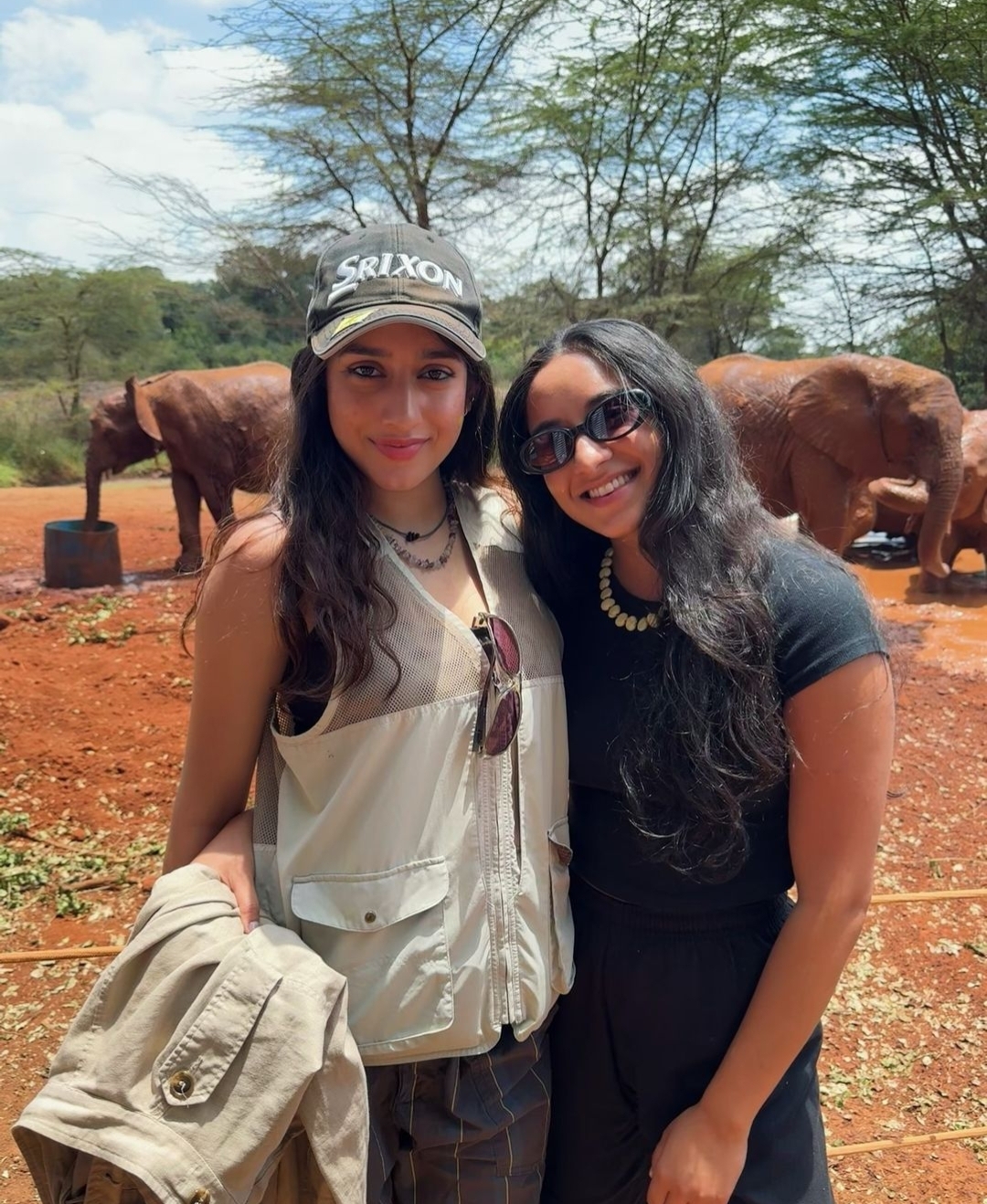 Bismil Fame Sherbano Rehmani Real Life Pictures | Reviewit.pk