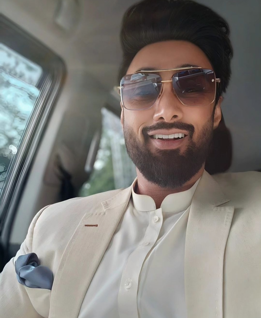 Umair Jaswal Gets Married Again | Reviewit.pk