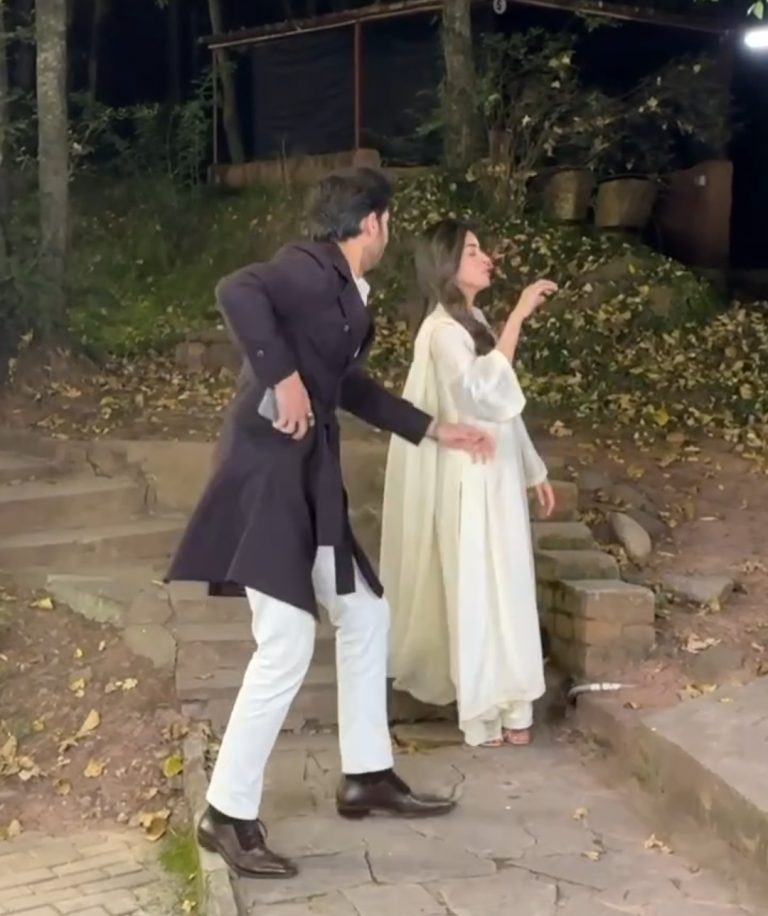 Anmol Baloch Shares BTS Pictures from Iqtidar's Set | Reviewit.pk