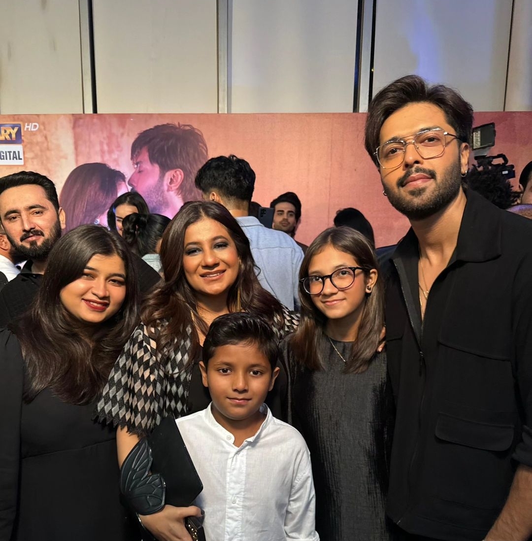 Fahad Mustafa Latest Family Pictures & Video | Reviewit.pk