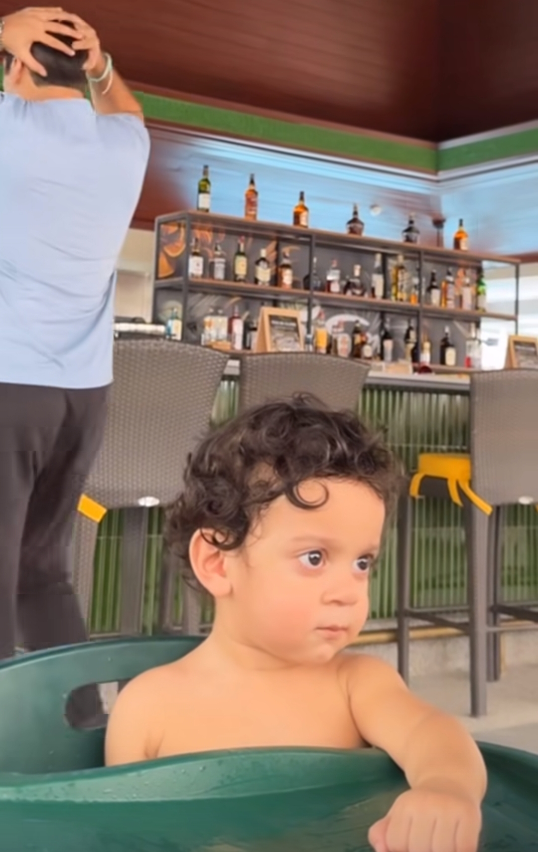 Minal Khan & Ahsan Mohsin Pictures from Phuket, Thailand | Reviewit.pk