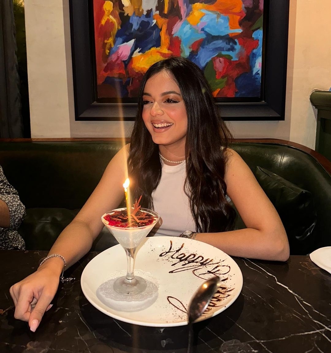 Is Parvez Musharraf Zainab Raza’s Grandfather | Reviewit.pk