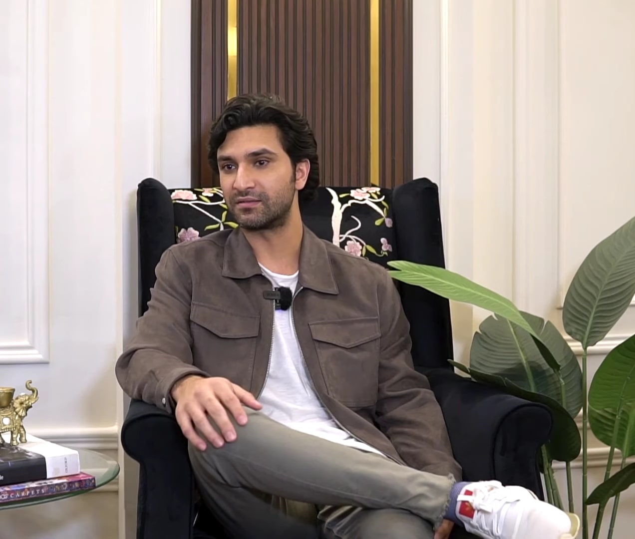 Ahad Raza Mir On Being Hum TV & Farhat Ishtiaq Favourite | Reviewit.pk