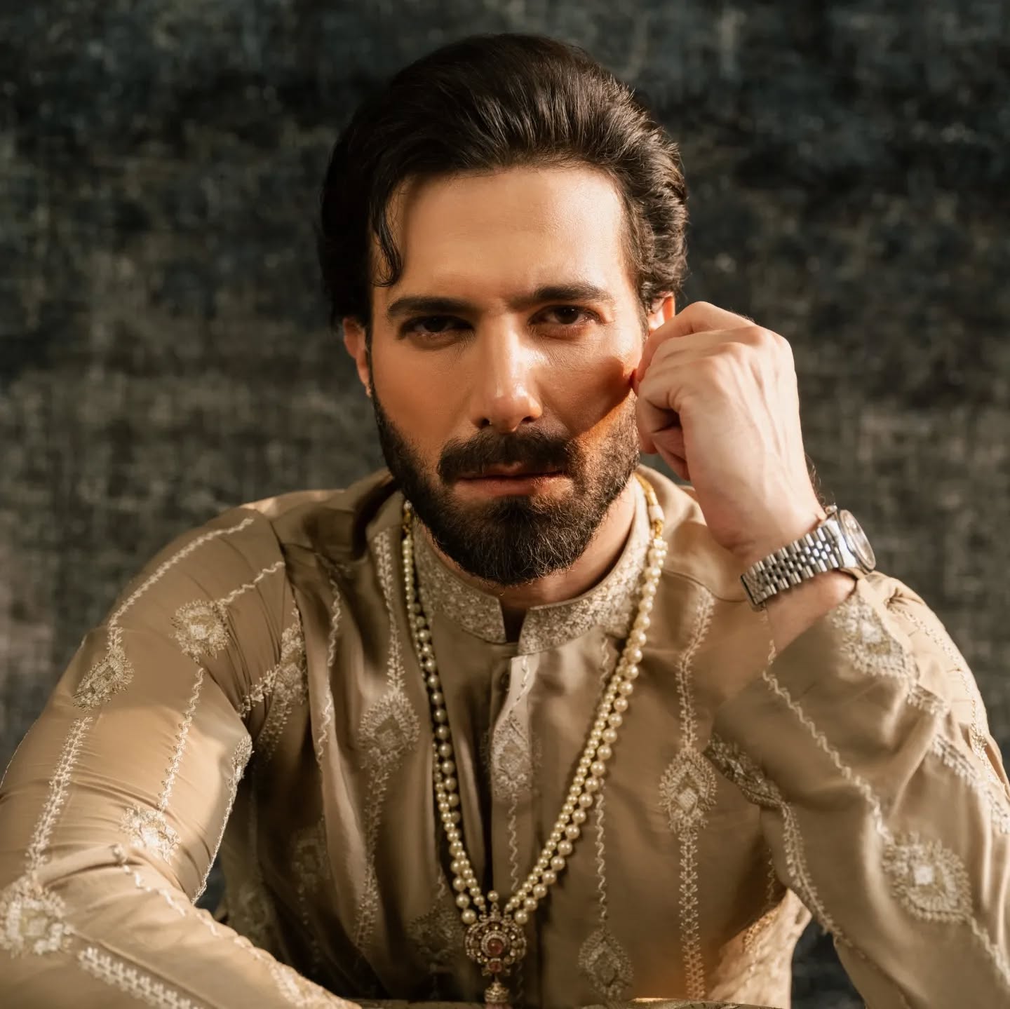 Emmad Irfani Compares Pakistan-India To Mustafa & Adeel | Reviewit.pk