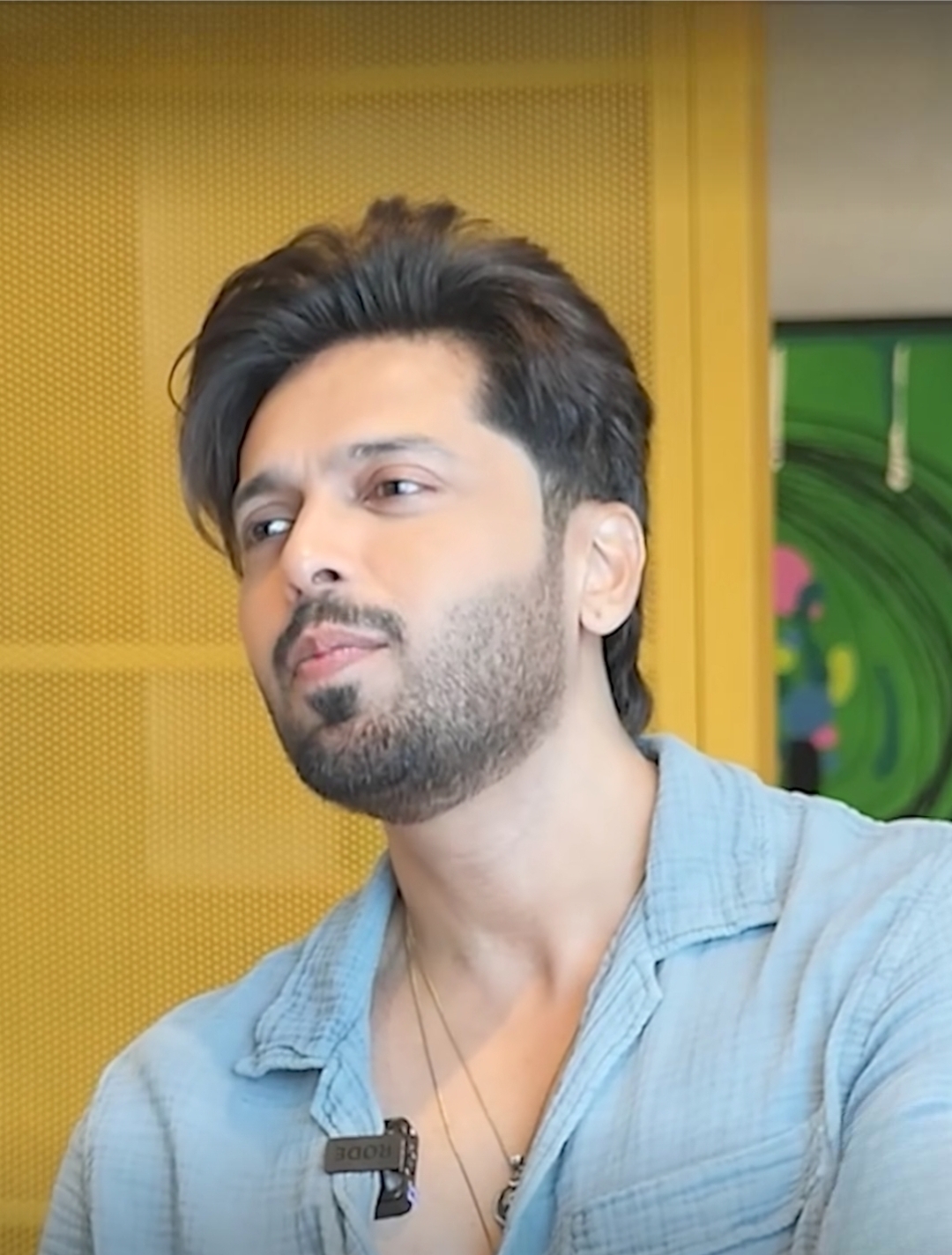 Fahad Mustafa's Sarcastic Jibe At Atiqa Odho | Reviewit.pk