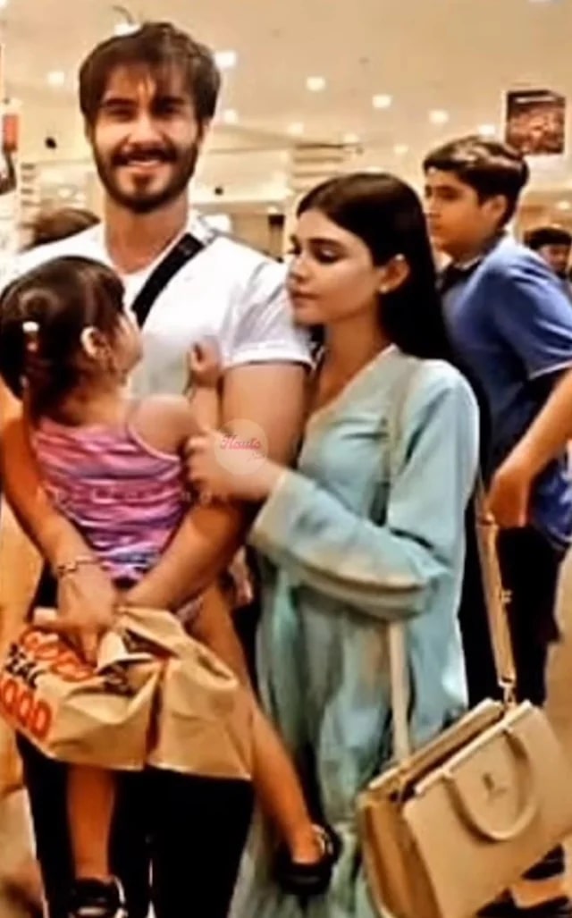 Aliza Sultan Calls Out Feroze Khan & Family | Reviewit.pk