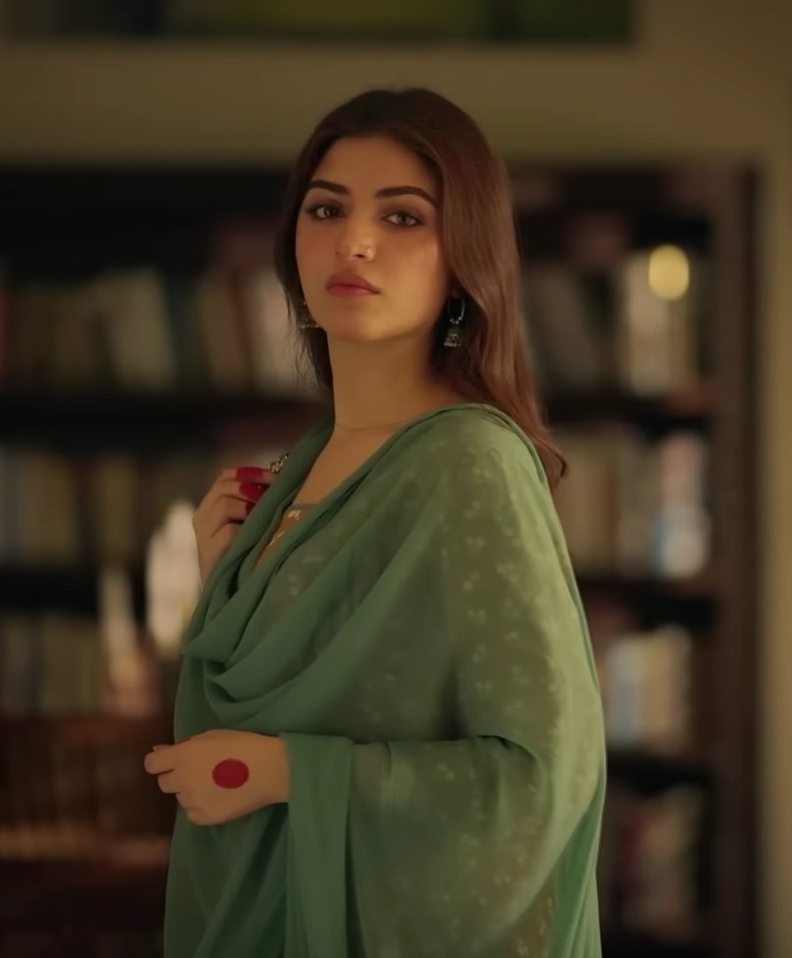 12 Best Female Performances In 2024 Pakistani Dramas | Reviewit.pk