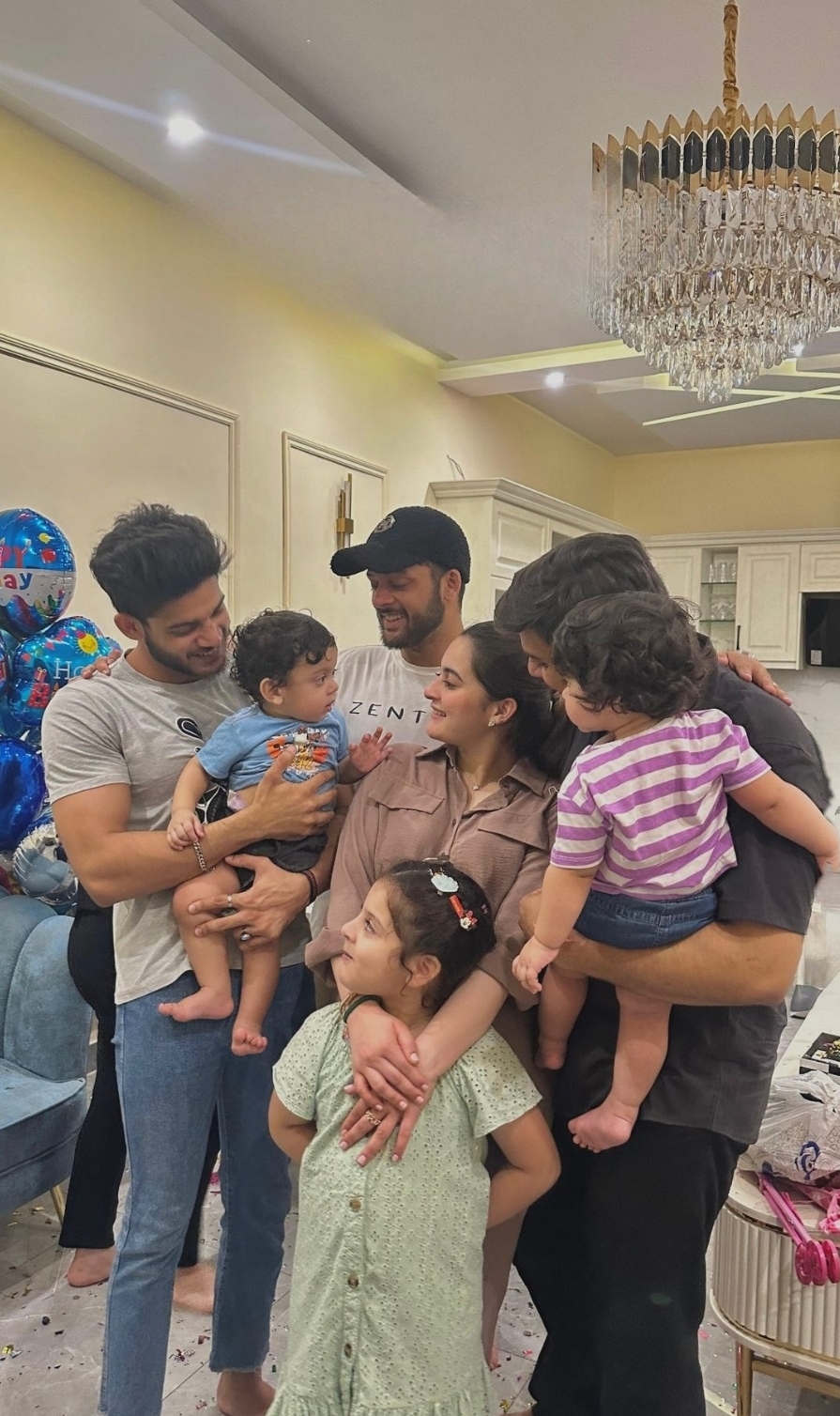 Minal Khan Son's First Birthday Celebration at Home | Reviewit.pk