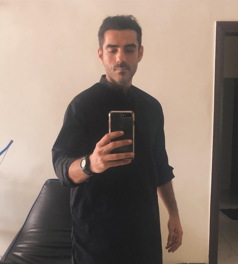 Adeel Hussain’s Heartwarming Sacrifice for Brother | Reviewit.pk