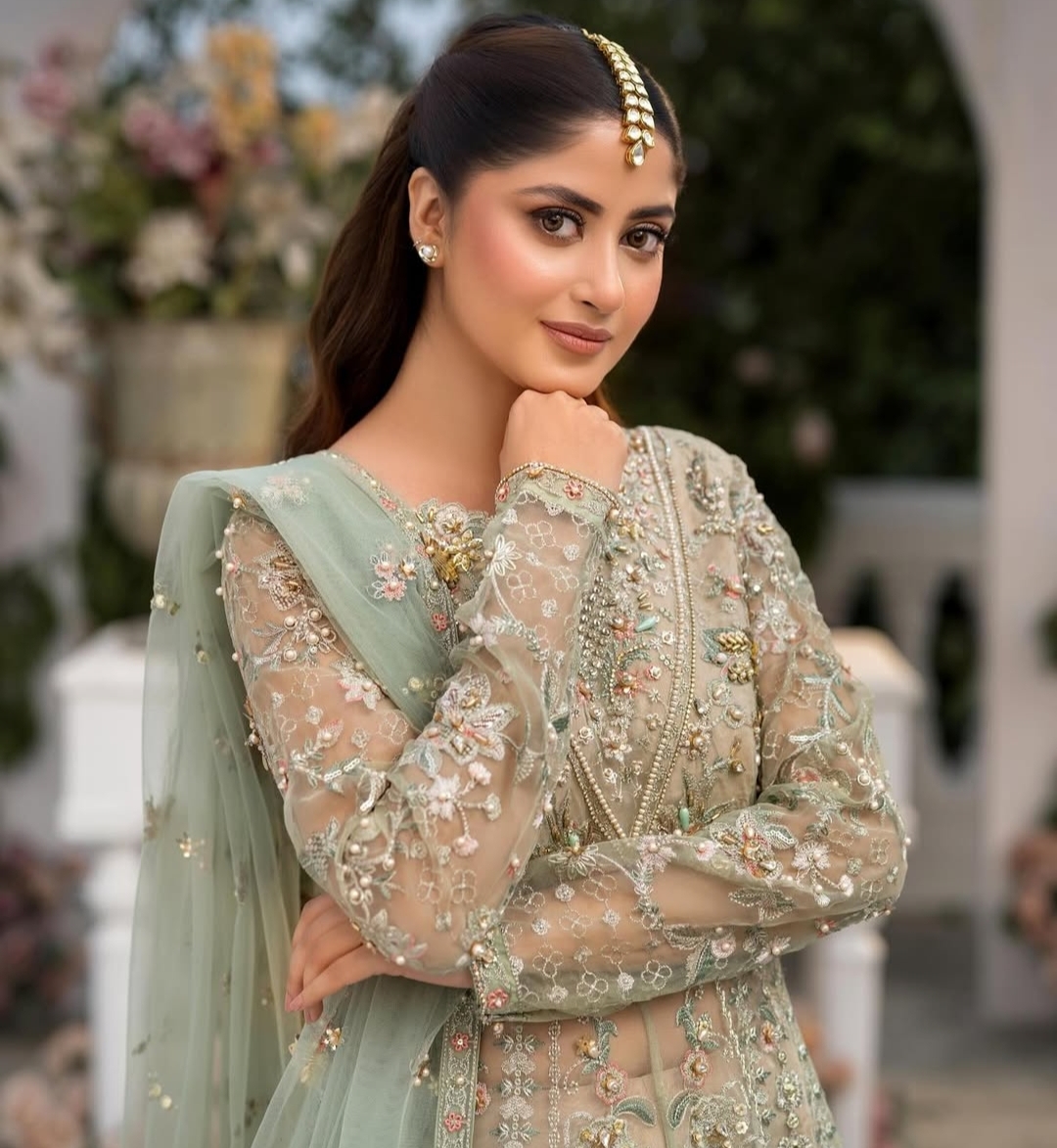 I got Imran and Sajal Married, Says Bushra Ansari | Reviewit.pk