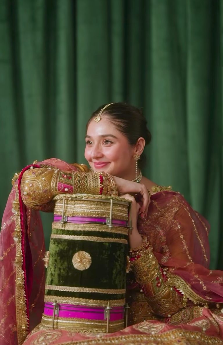 Durefishan Saleem Stuns in Mohsin Naveed Ranjha's New Festive ...