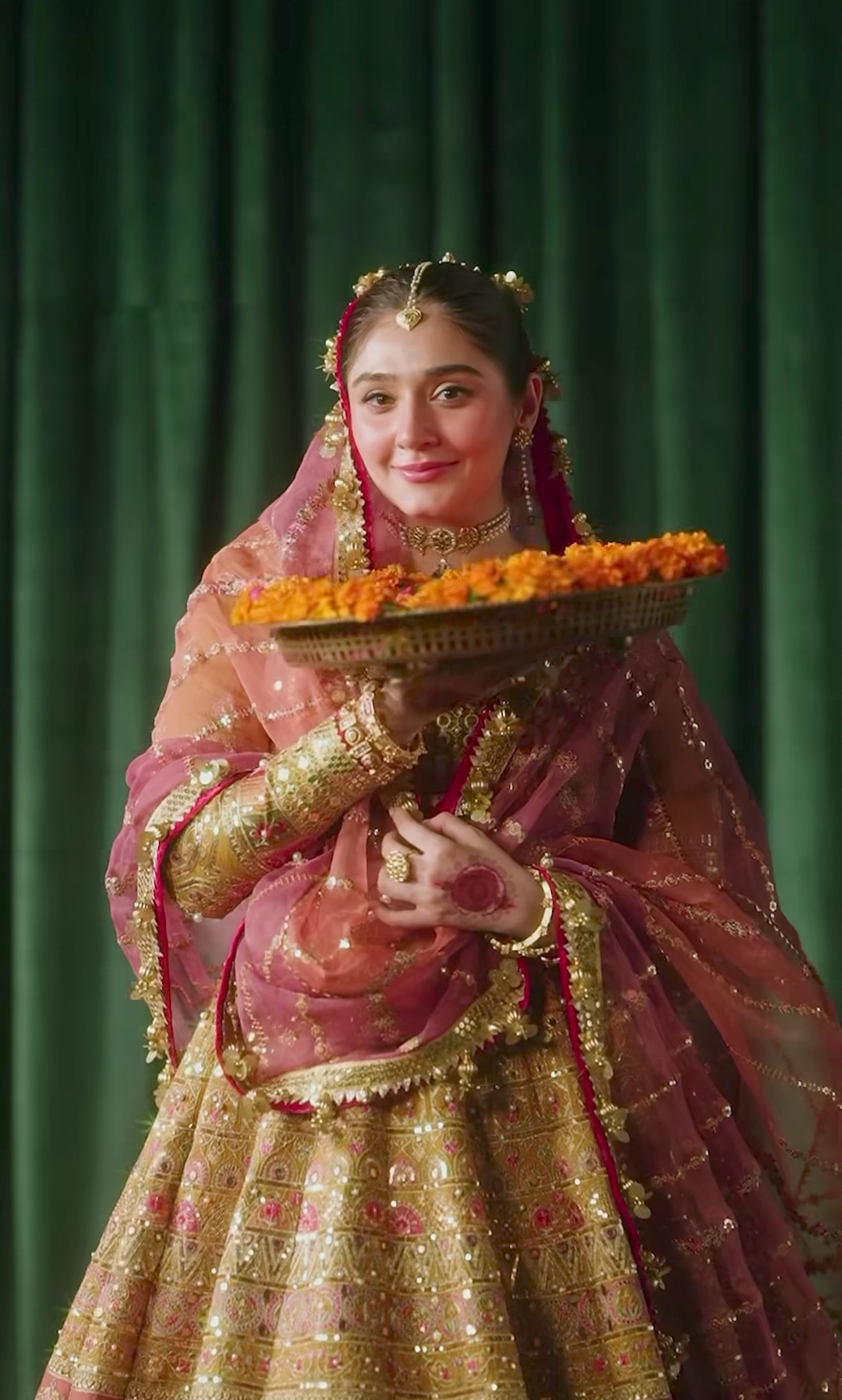 Durefishan Saleem Stuns in Mohsin Naveed Ranjha's New Festive ...