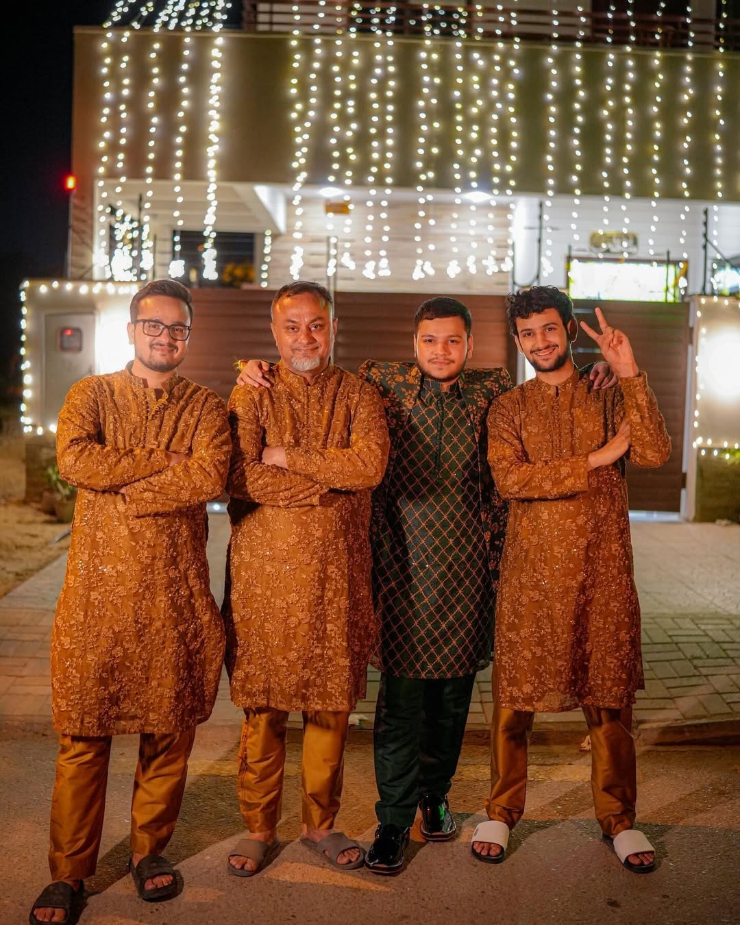 Maaz Safder Brother Hussain Safder's Mehndi Pictures | Reviewit.pk
