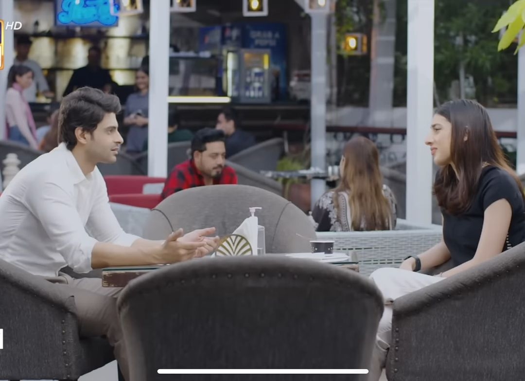 Bismil Fame Sherbano Rehmani Shares BTS Pictures from Drama | Reviewit.pk