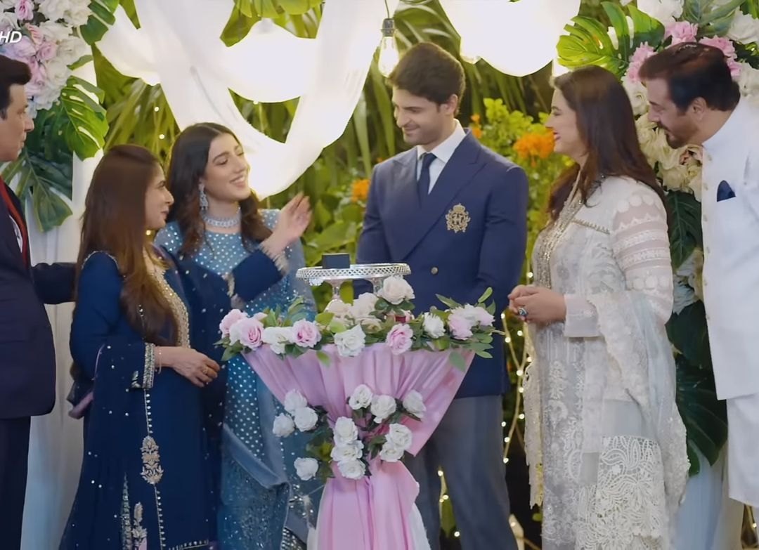 Bismil Fame Sherbano Rehmani Shares BTS Pictures from Drama | Reviewit.pk