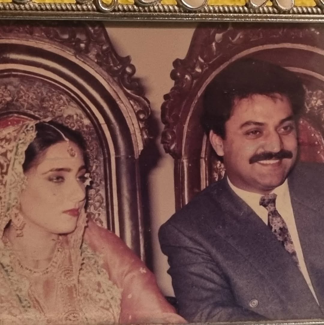 Asif Raza Mir's Wife Shares Cutest Anniversary Wish | Reviewit.pk