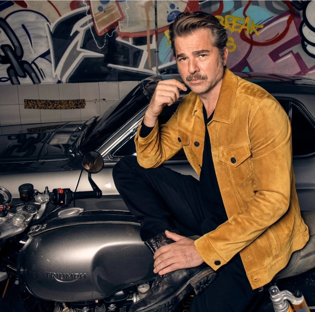 Engin Altan Düzyatan Impressed by Pakistani Viewers | Reviewit.pk