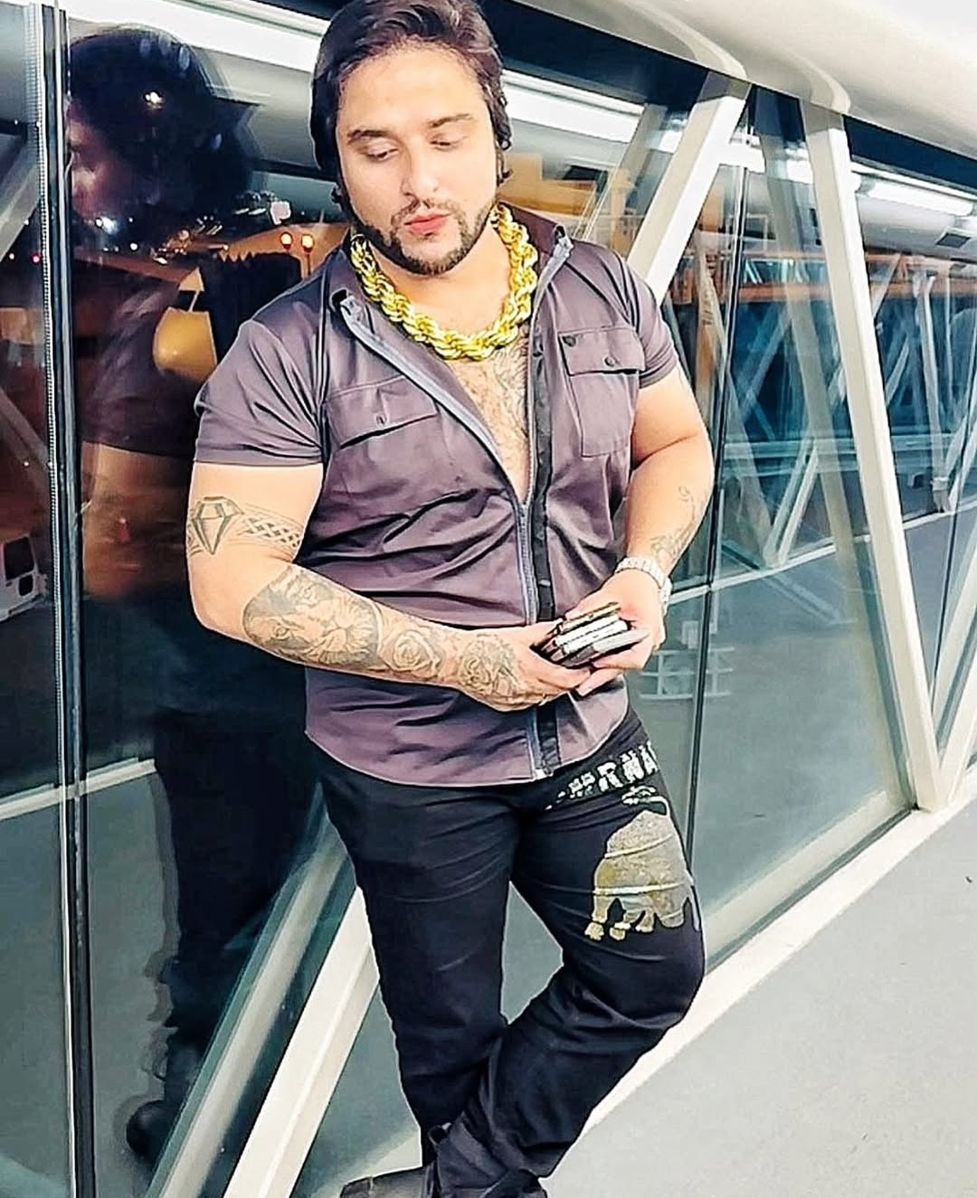 Kashif Zameer Shares Details of Rajab Butt's Fight | Reviewit.pk