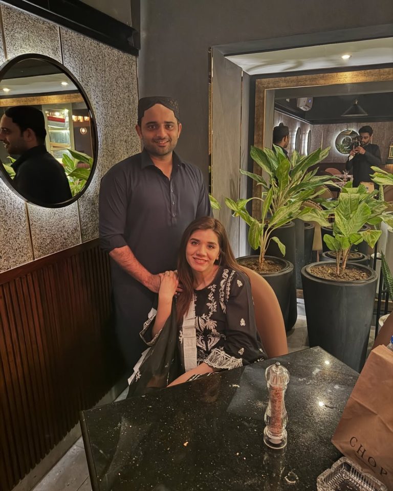 Kiran Ashfaque Hussein Dar Shares Pictures With Husband On Anniversary ...