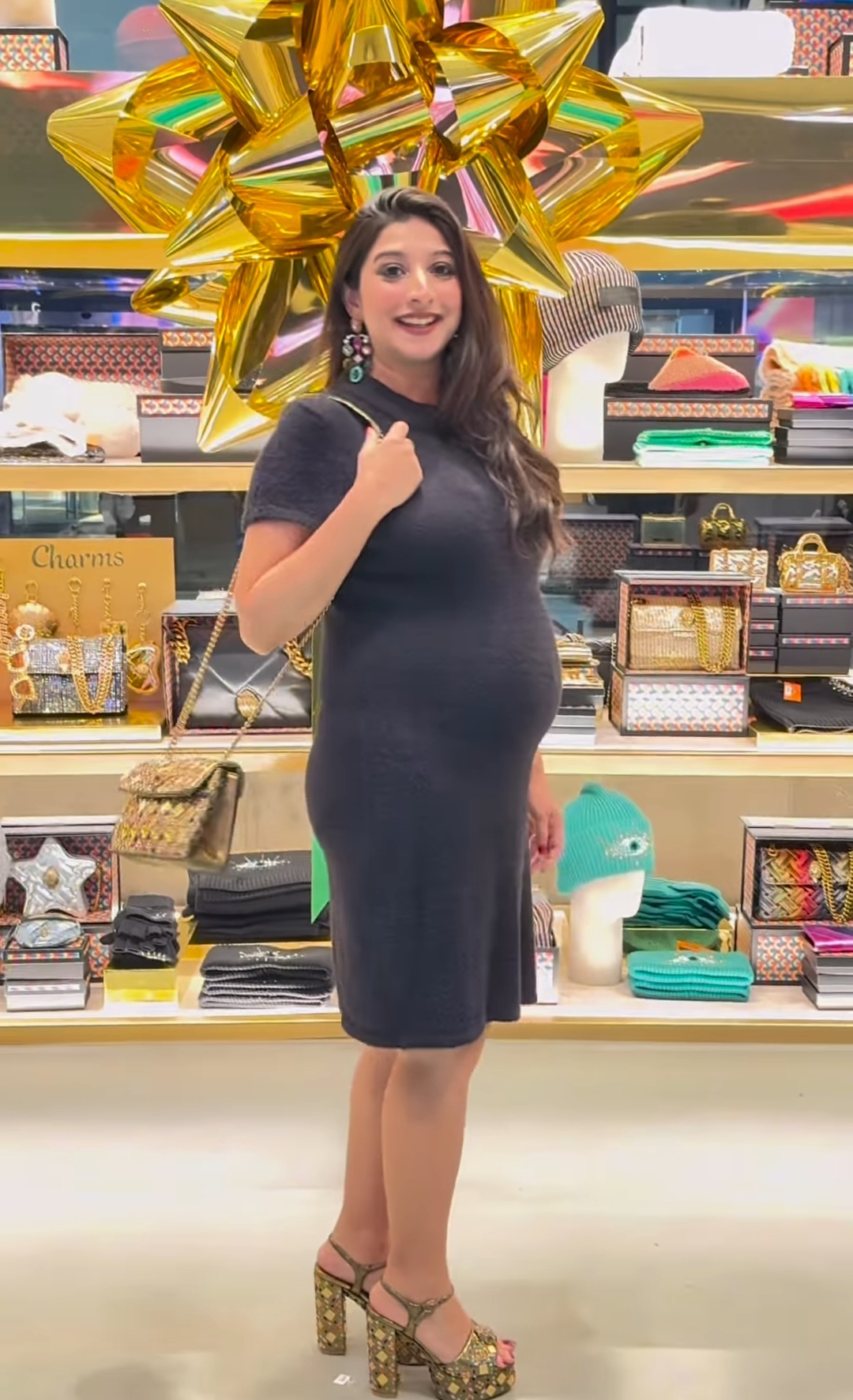 Mariyam Nafees Responds to Public Criticism of Her Pregnancy Pictures | Reviewit.pk