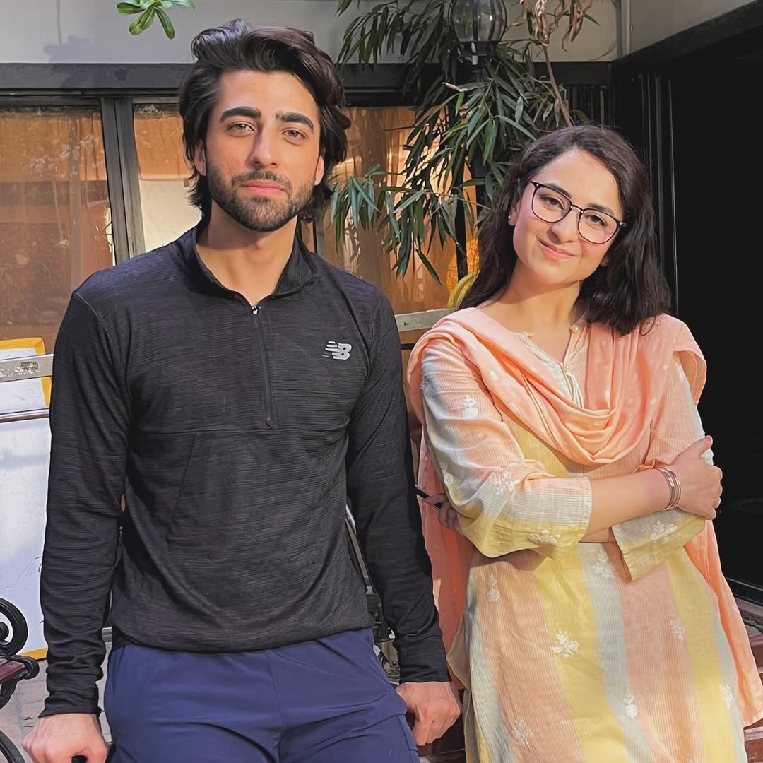 Nameer Khan's Work Experience With Big Stars | Reviewit.pk