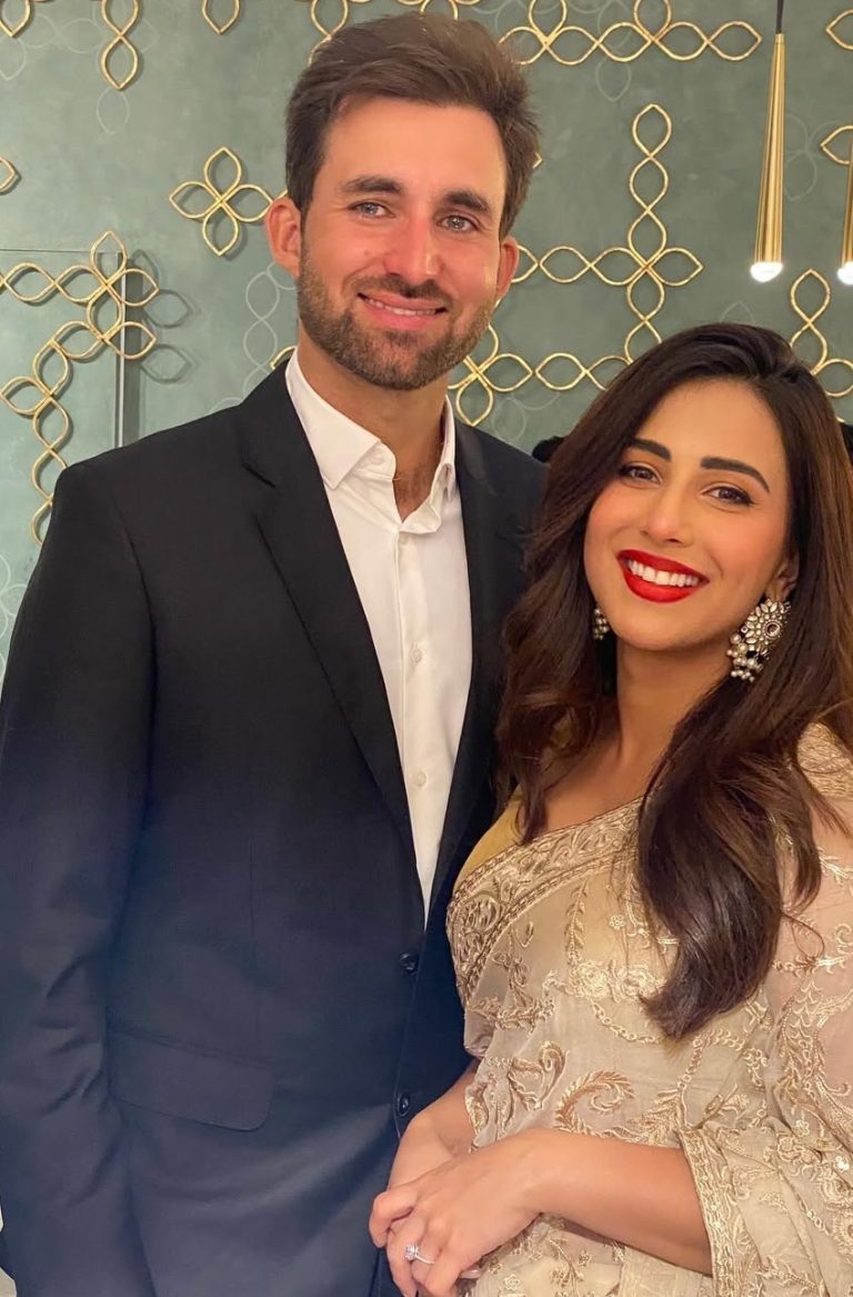 Ushna Shah Pictures from Family Wedding | Reviewit.pk