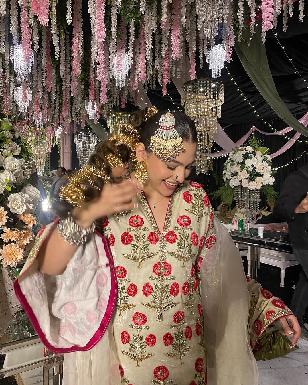 Zara Noor Abbas Brother Nikah Pictures & Video | Reviewit.pk