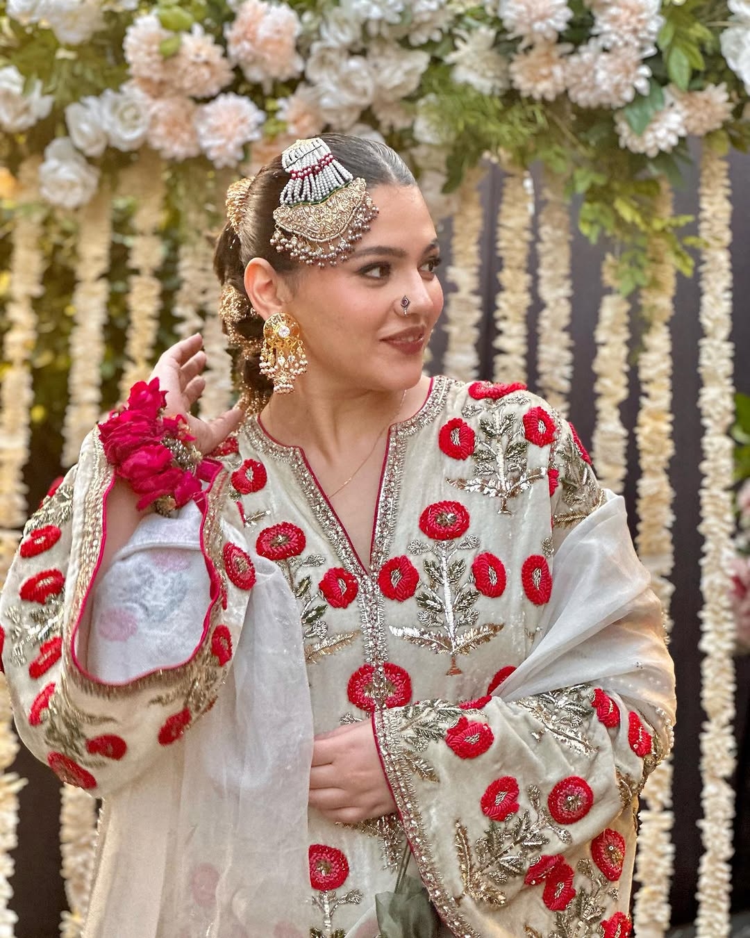 Zara Noor Abbas Brother Nikah Pictures & Video | Reviewit.pk