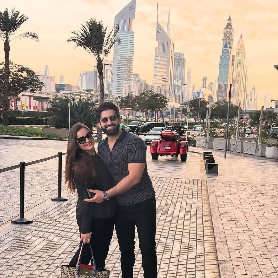 Aiman Khan & Muneeb Butt Share New Adorable Photos from Dubai | Reviewit.pk