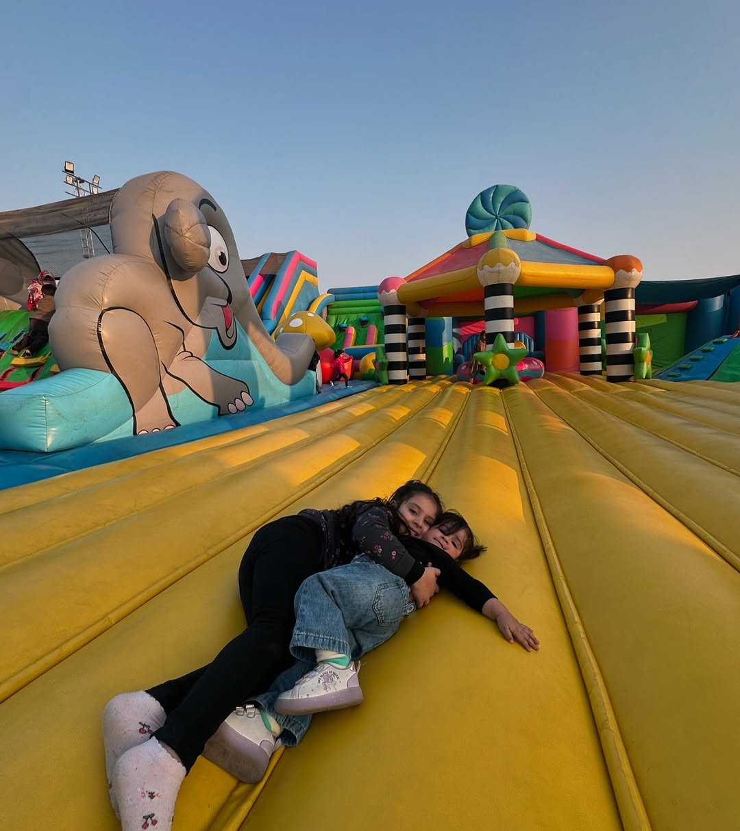 Aiman Khan's Pictures with Her Daughters from Jumbo Jump | Reviewit.pk