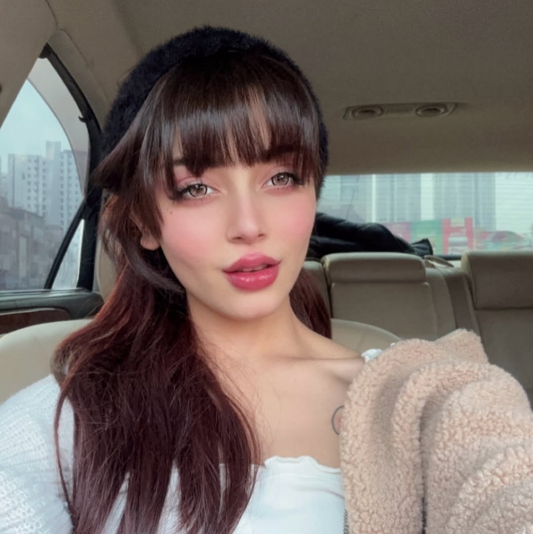 Alizeh Shah's Bold Dance in Mini Top Sparks Criticism | Reviewit.pk