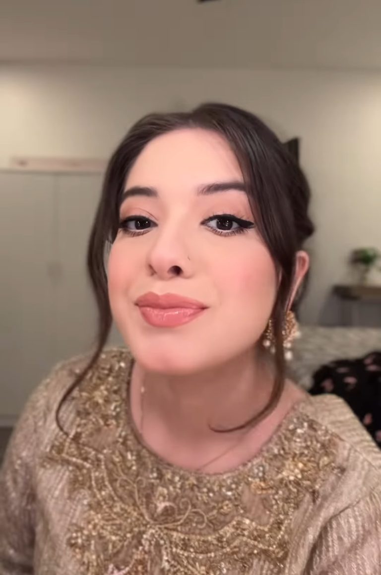 Arisha Razi Khan Beautiful Pictures with Husband | Reviewit.pk