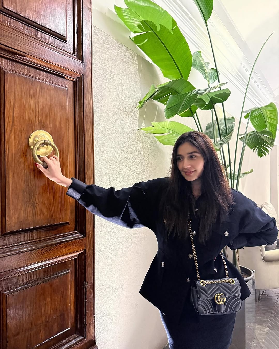 Durefishan Saleem Stunning Pictures from Her Italy Trip | Reviewit.pk
