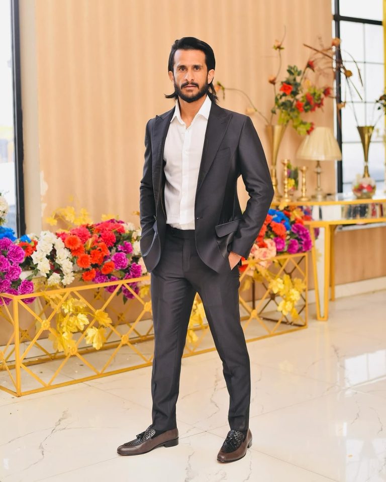 Hassan Ali New Adorable Family Pictures from Dubai | Reviewit.pk