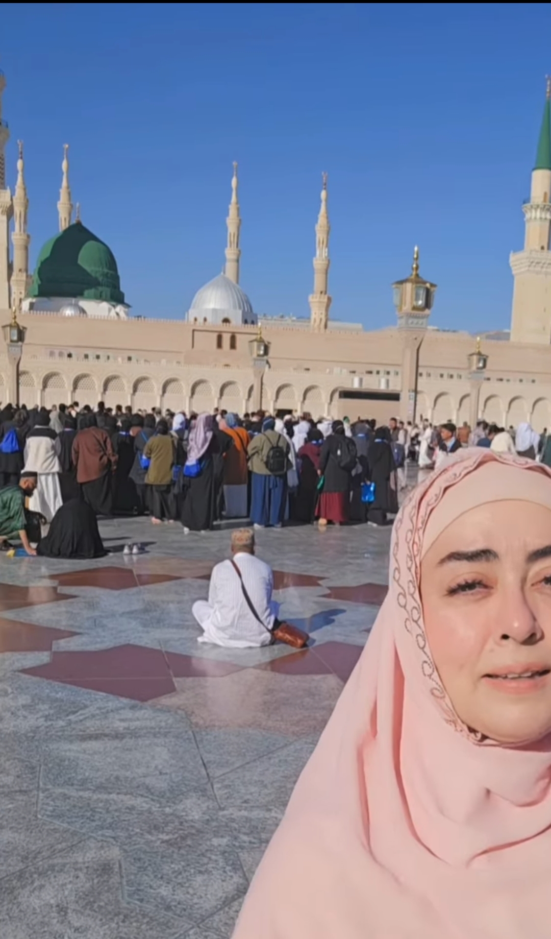 Maria B’s Soulful Naat Recitation and Pictures from Masjid-e-Nabwi ...