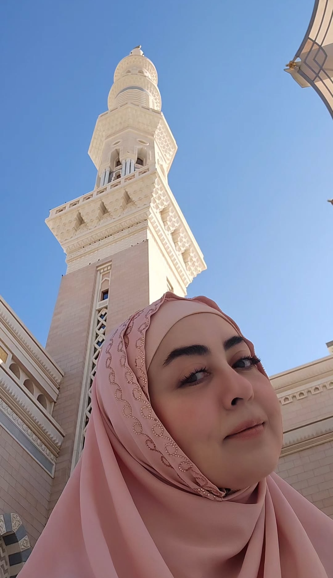 Maria B’s Soulful Naat Recitation and Pictures from Masjid-e-Nabwi ...