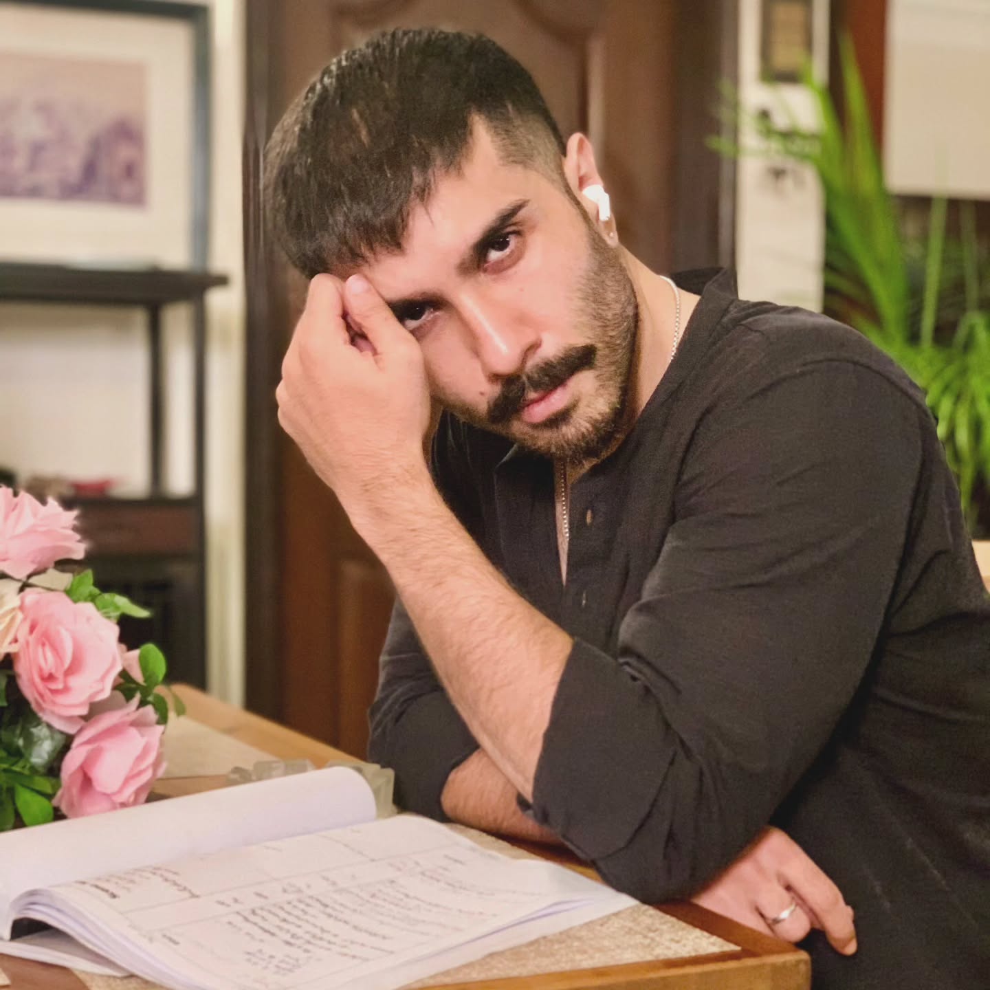 Yasir Nawaz On Giving Feroze Khan His First Break | Reviewit.pk