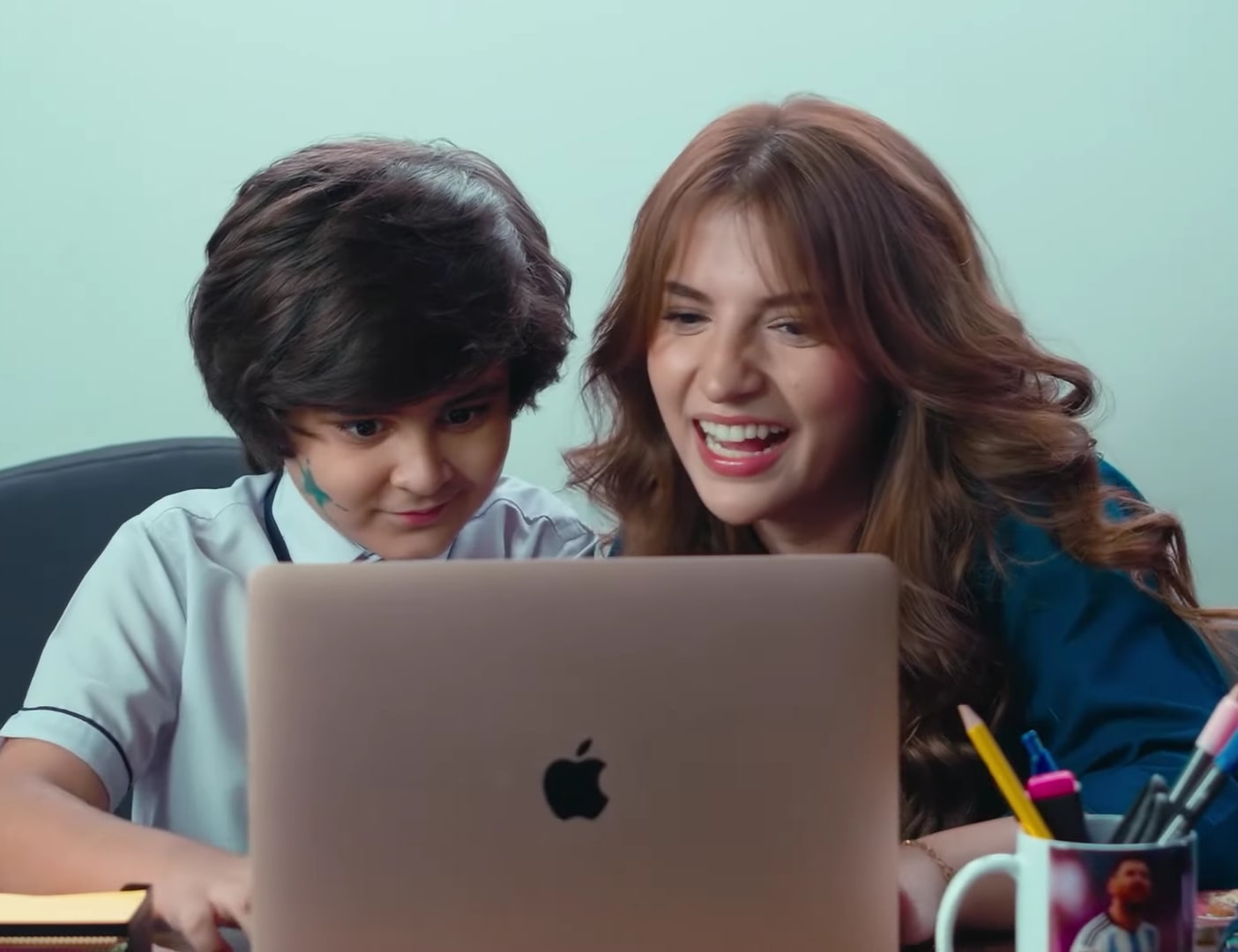 Meem Se Mohabbat Episode 10 - Latest Development Pleases Fans | Reviewit.pk