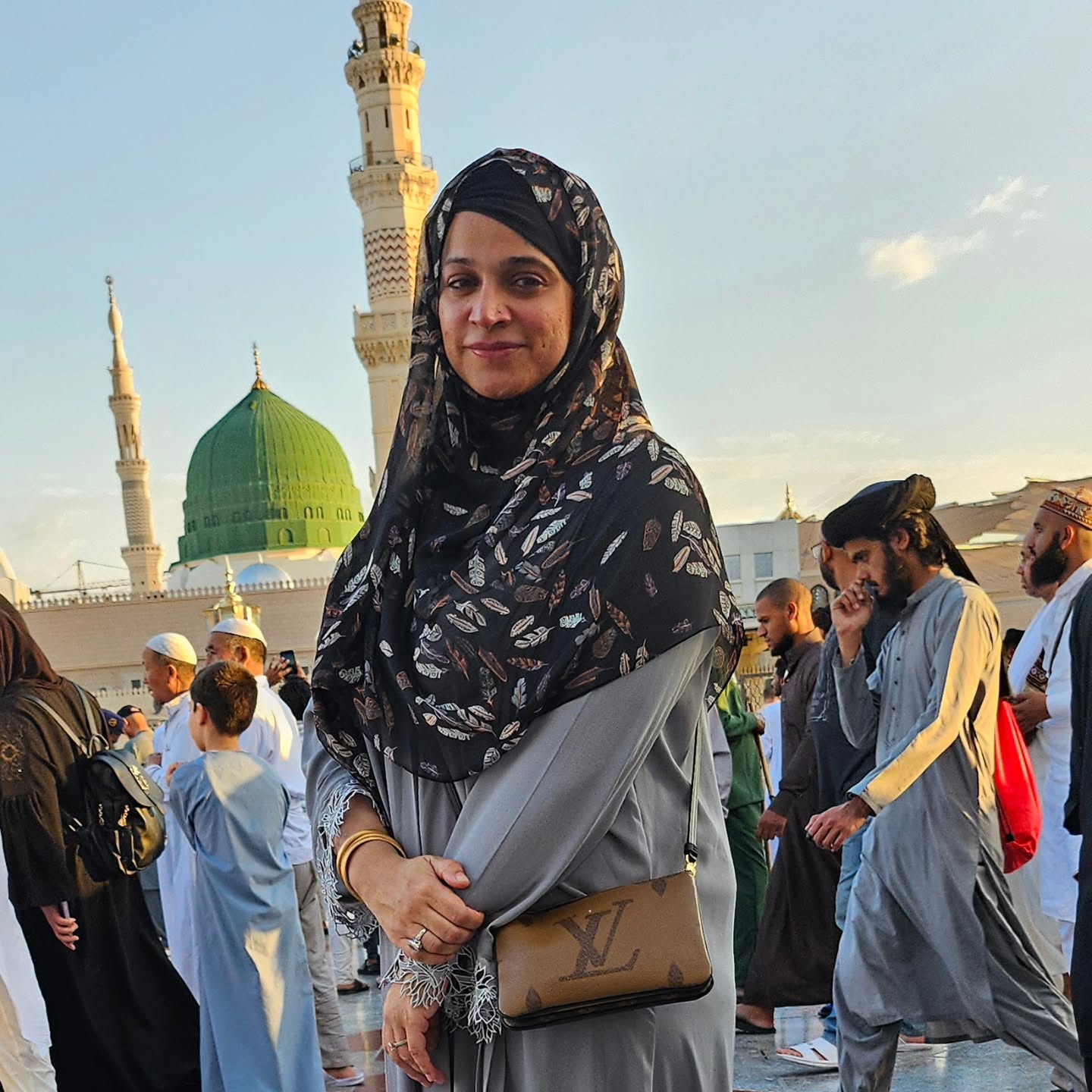 Noor Bukhari's Message To People On Her Hijab Choice | Reviewit.pk