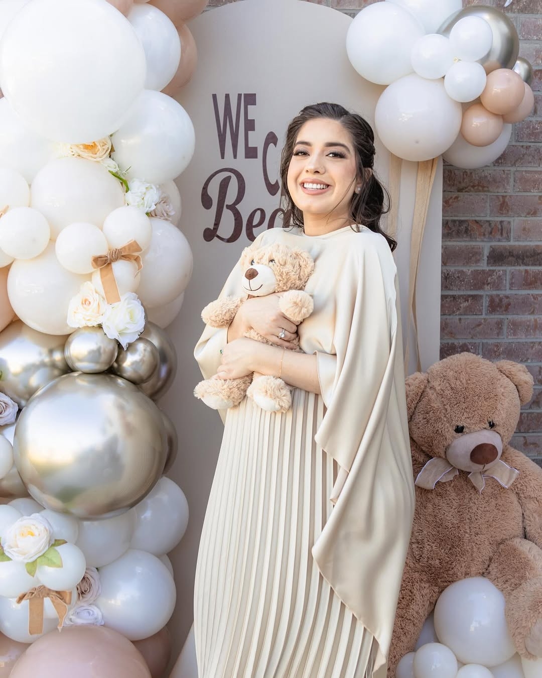 Actress Arisha Razi Baby Shower Pictures | Reviewit.pk