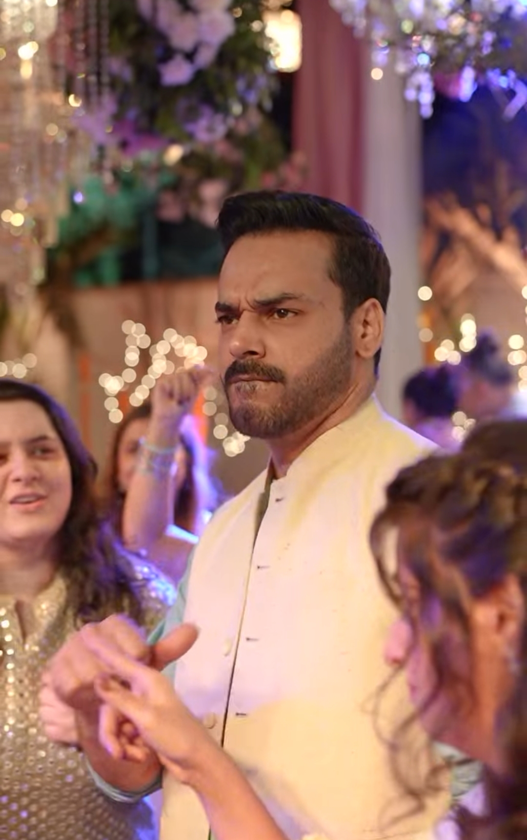 Kubra Khan and Gohar Rasheed Mayun Video | Reviewit.pk