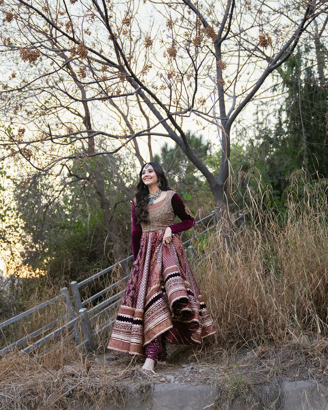 Durefishan Saleem Regal Wedding Look Mesmerizes Fans | Reviewit.pk