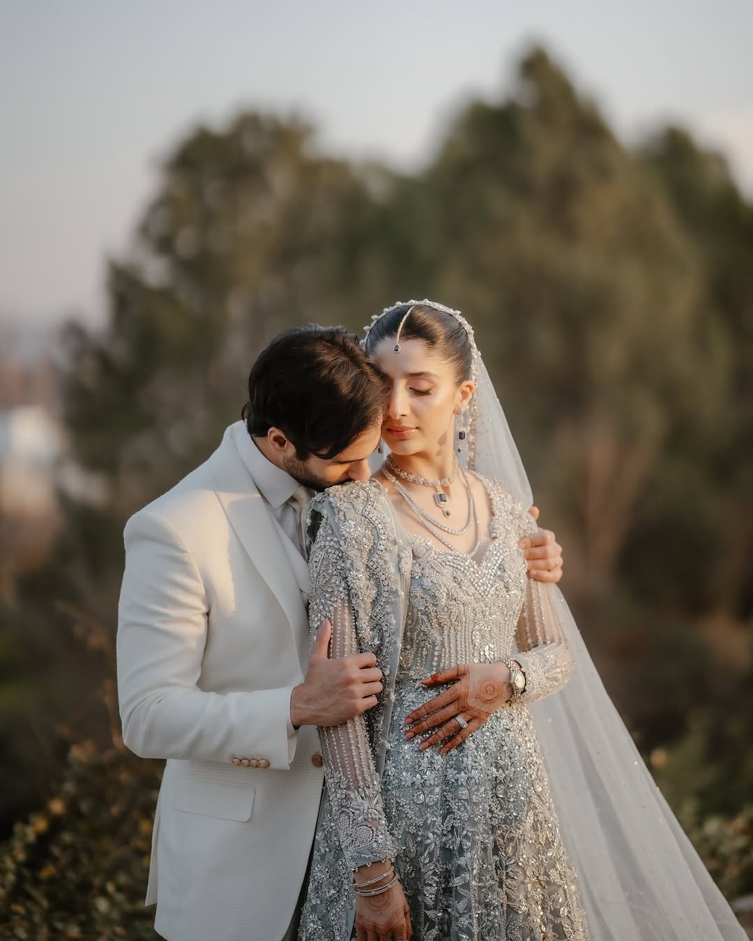 Mawra Hocane and Ameer Gilani Reception Photoshoot | Reviewit.pk