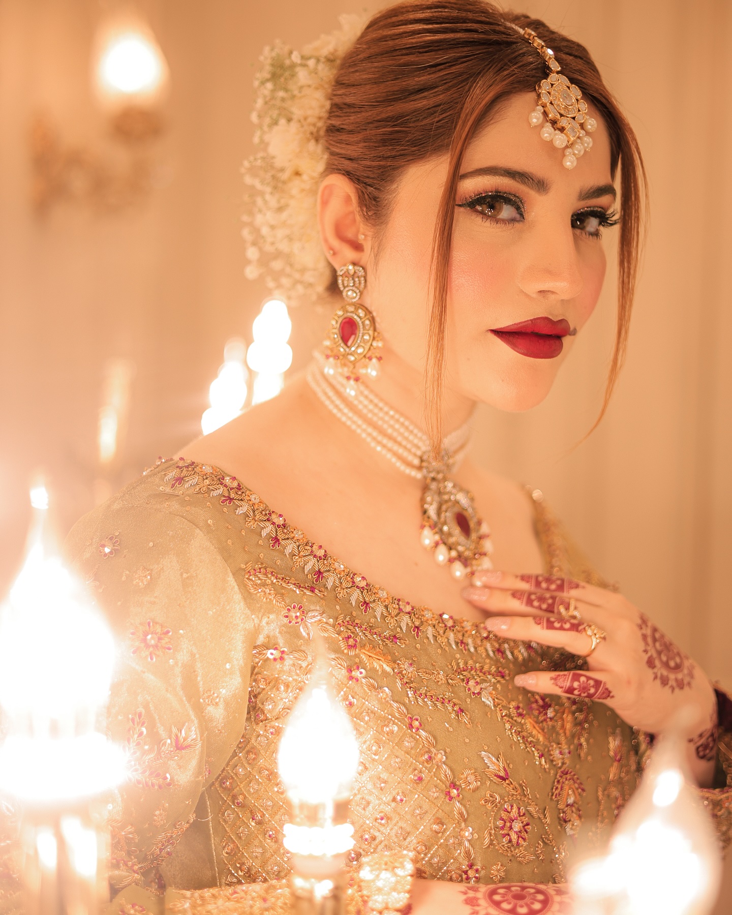 Neelam Muneer's Plastic Surgery Disaster In Mehshar | Reviewit.pk