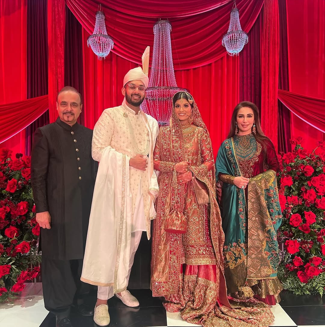 Reema Khan Adorable Pictures from Recent Family Weddings | Reviewit.pk